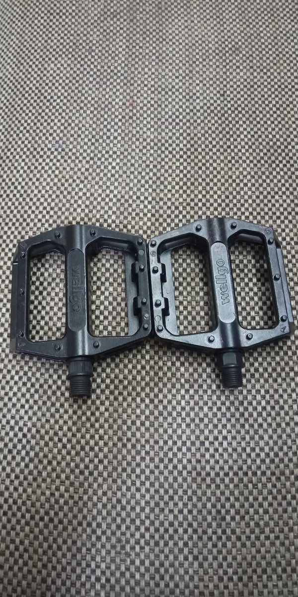 Wellgo Flat Platform Pedals | B087, Alloy | Cycling Boutique